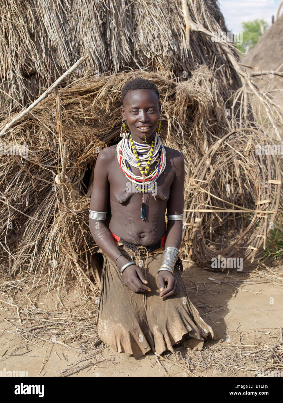 Kwegu woman hi-res stock photography and images - Alamy