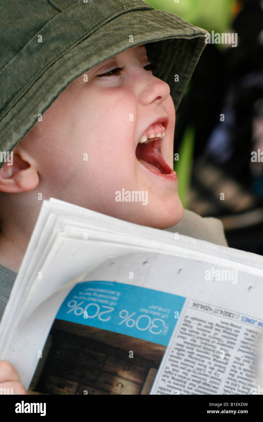 Telegraph boy hi-res stock photography and images - Alamy