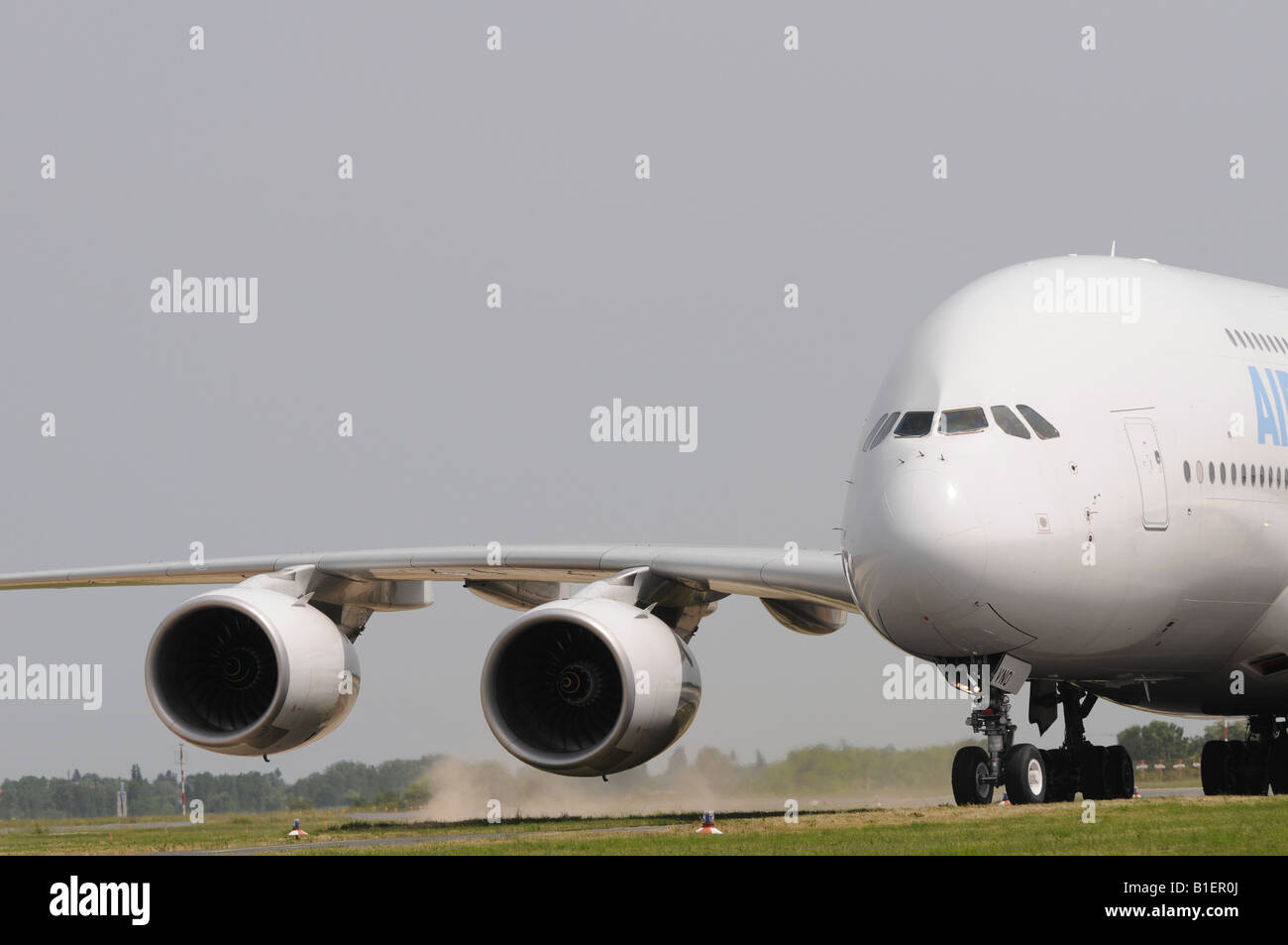 Airbus A380 landing Stock Photo - Alamy