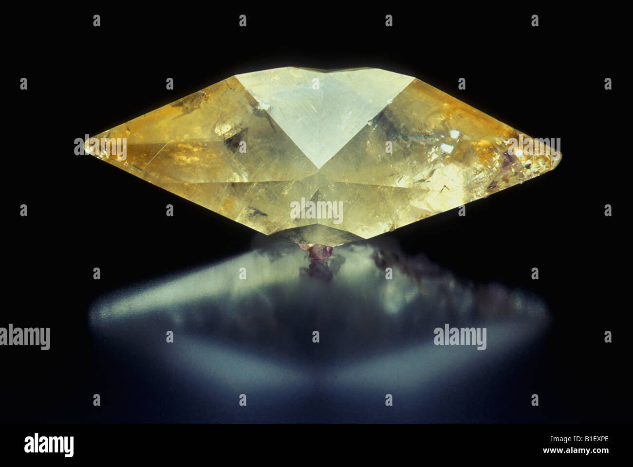 Calcite crystal hi-res stock photography and images - Alamy