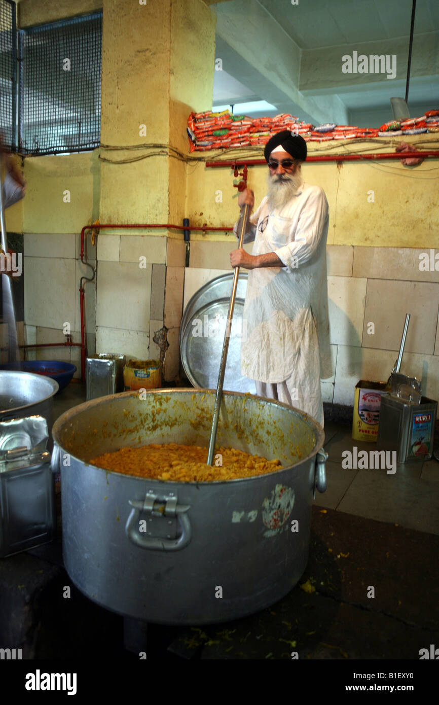 Kitchen in temple compound Delhi Sikh Gurdwara Sikh temple in Old Delhi ...
