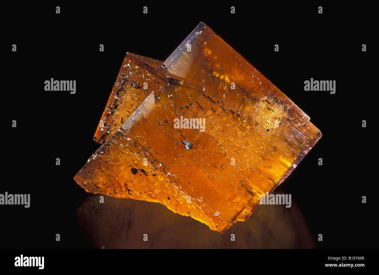 Fluorescence of minerals hi-res stock photography and images - Alamy