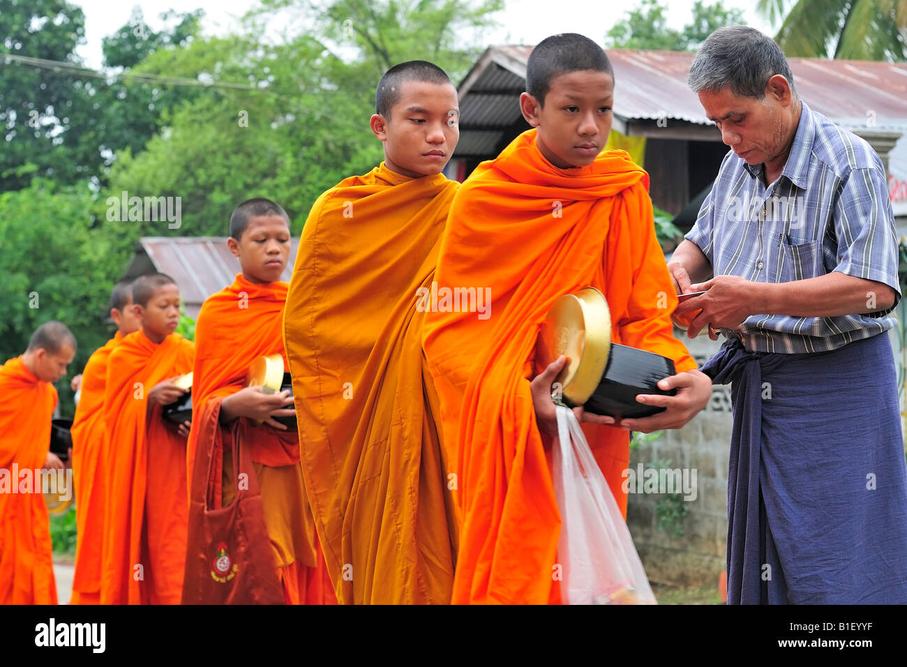 Buddhist monk food hi-res stock photography and images - Alamy