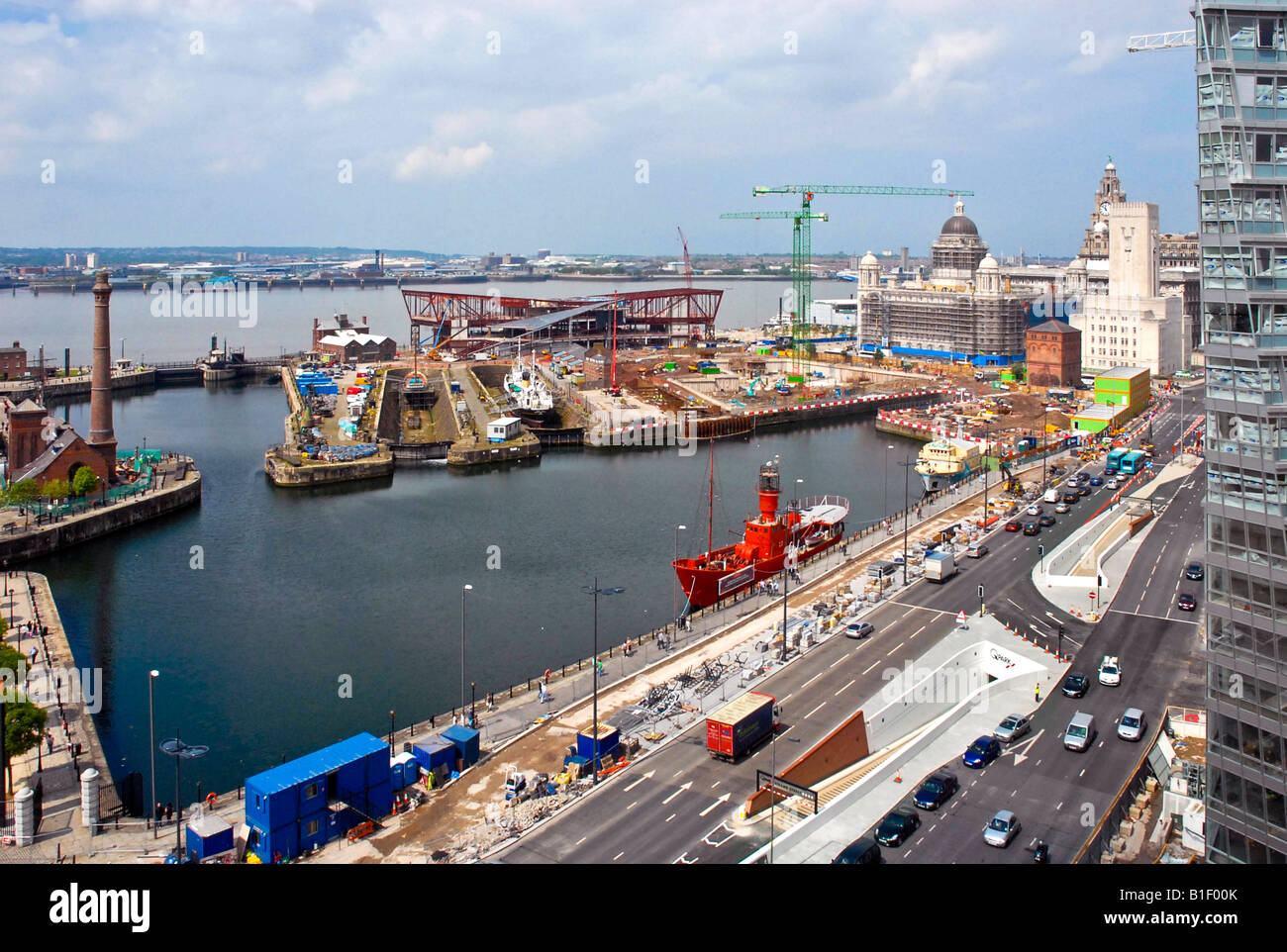 Canning Dock and the new museum by the River Mersey Stock Photo - Alamy