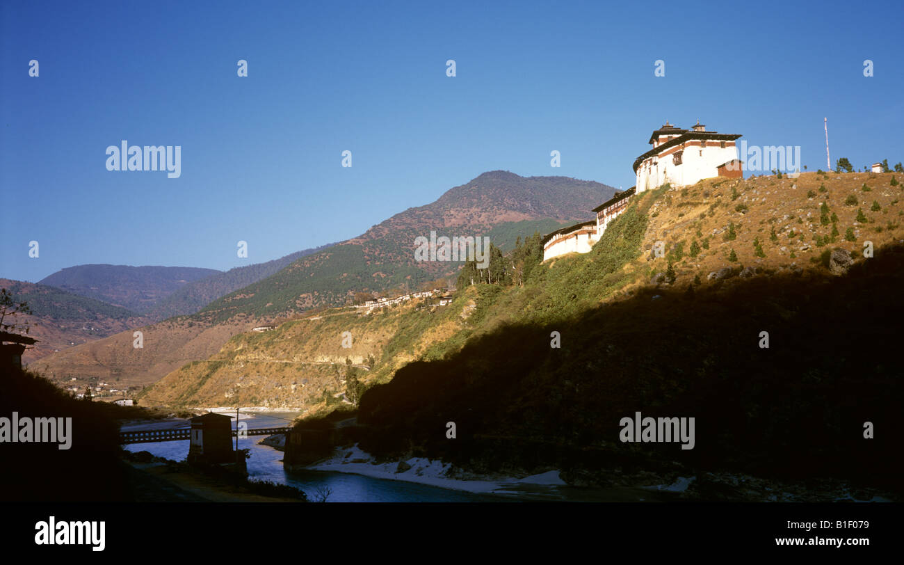 Bhutan Wangdue Phodrang Dzong above Punak Chuu River Stock Photo - Alamy