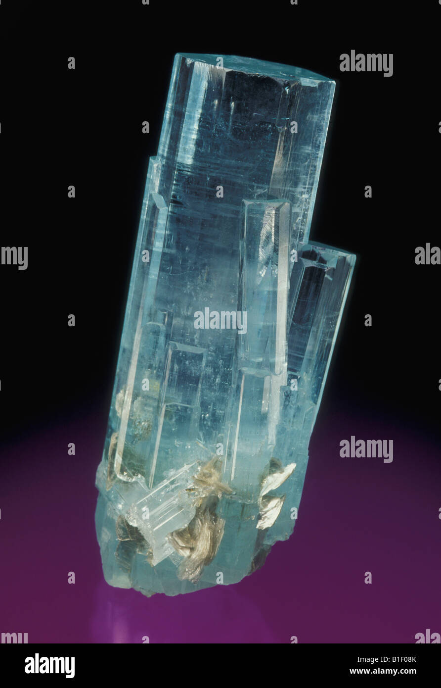 Aquamarine hi-res stock photography and images - Alamy