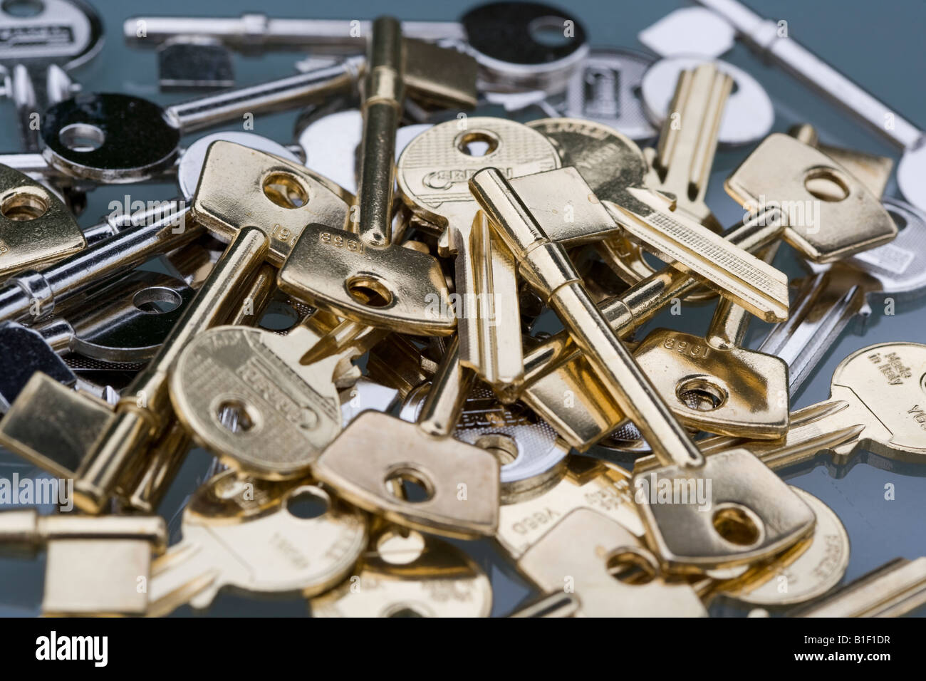 Mix of mortice and cylinder yale, chubb and union key blanks, uncut ...