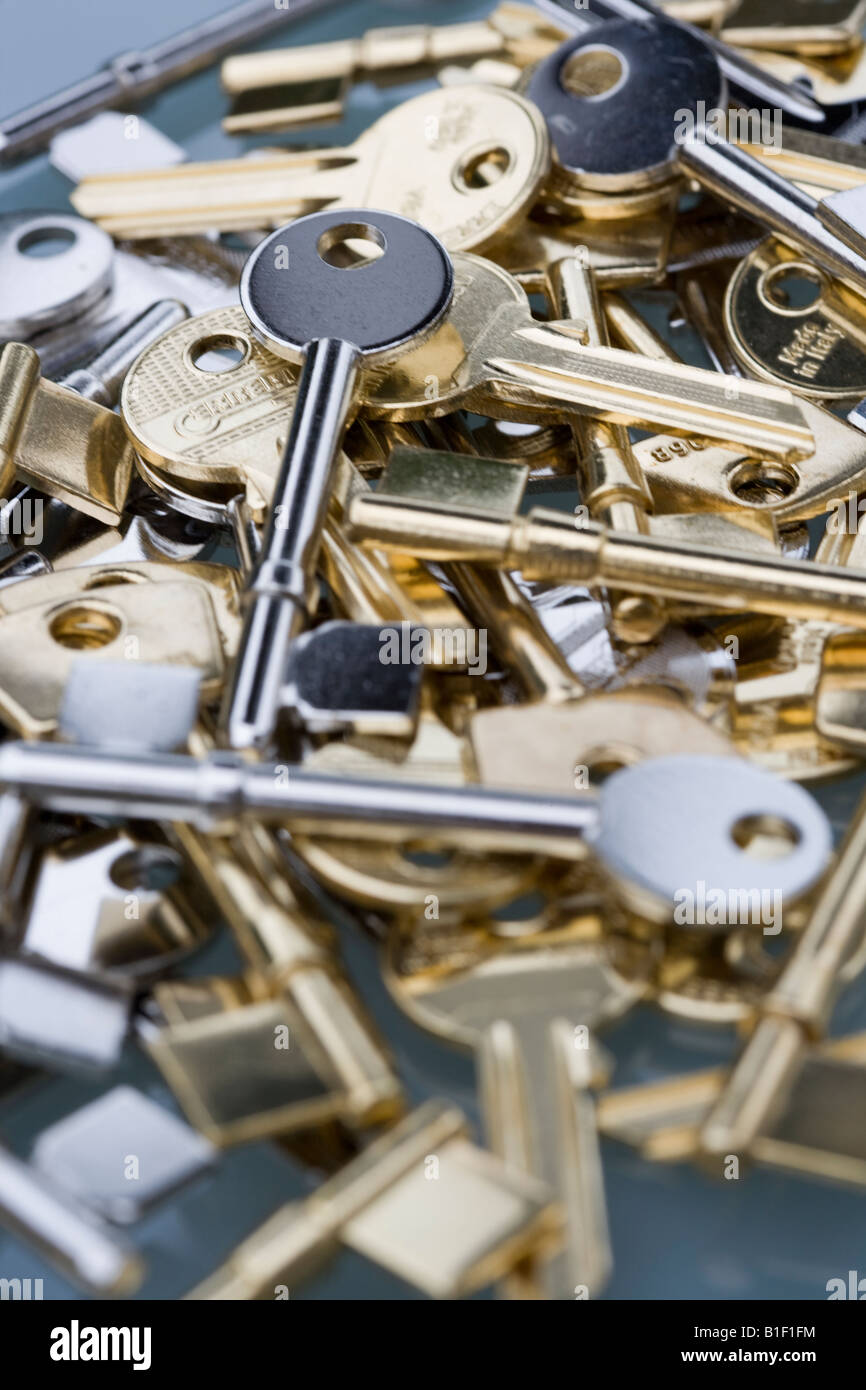 Mix of mortice and cylinder yale, chubb and union key blanks, uncut ...