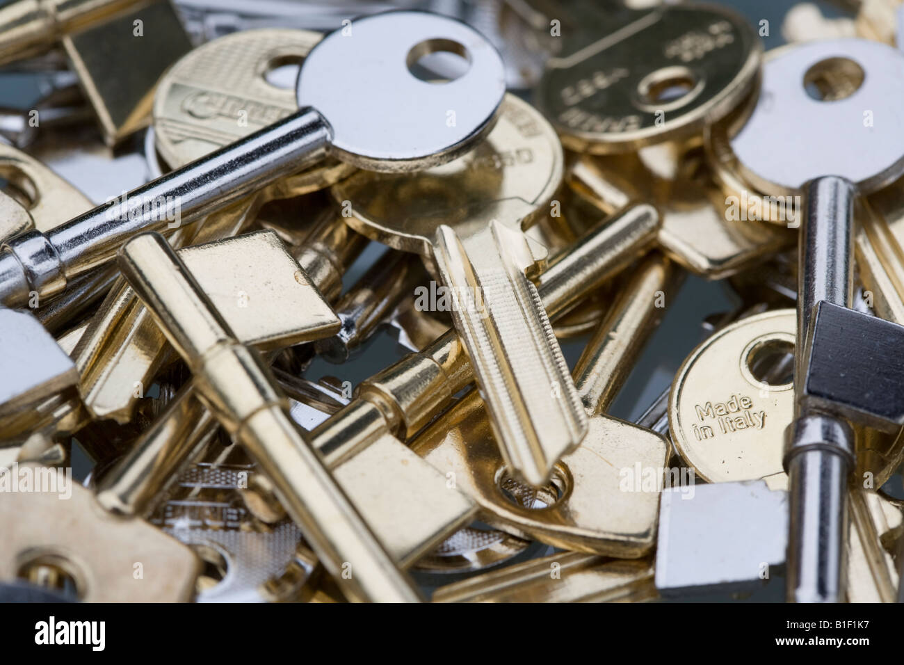 Mix of mortice and cylinder yale, chubb and union key blanks, uncut ...