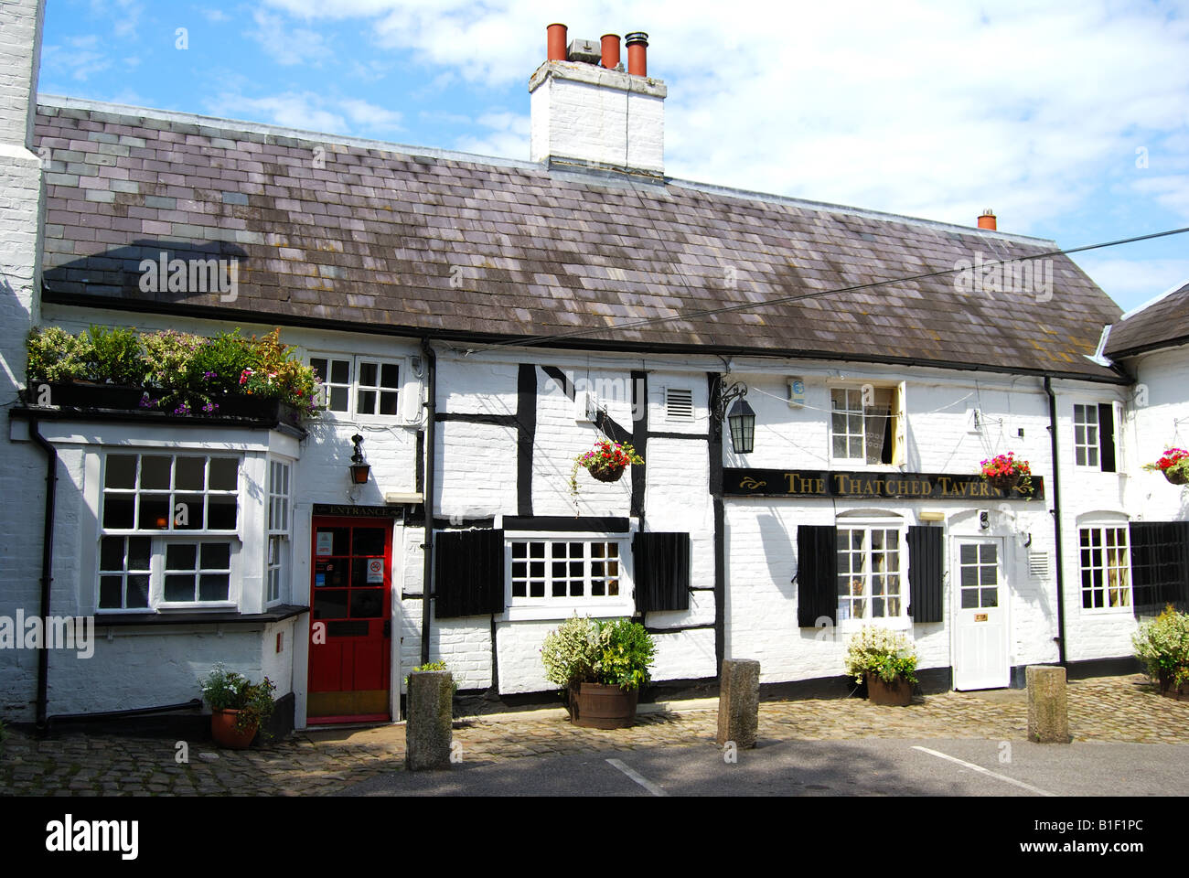 Ascot exterior hi-res stock photography and images - Alamy