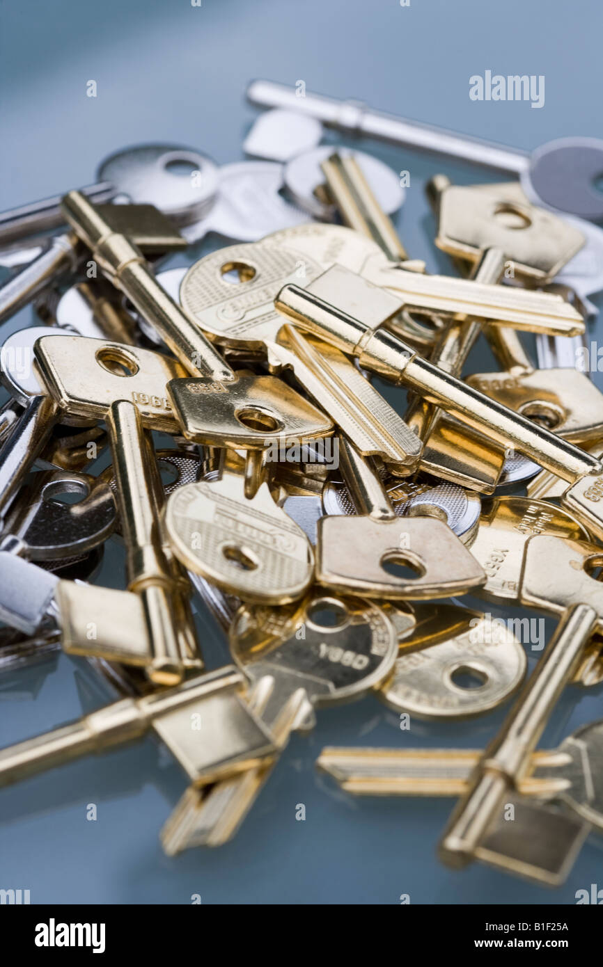 Mix of mortice and cylinder yale, chubb and union key blanks, uncut ...