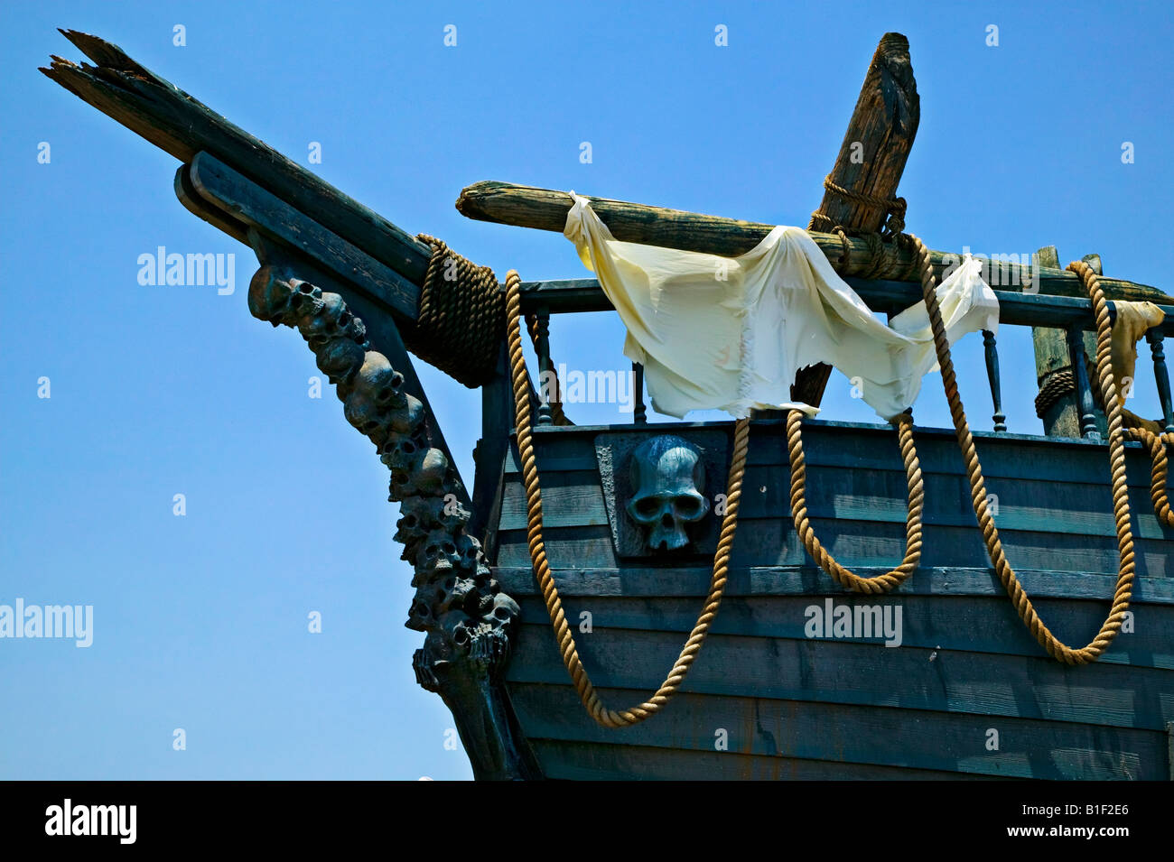 Scary ship hi-res stock photography and images - Alamy