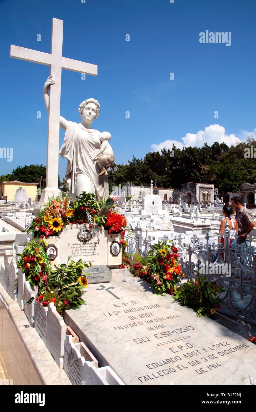 Cemetery shrine hi-res stock photography and images - Alamy