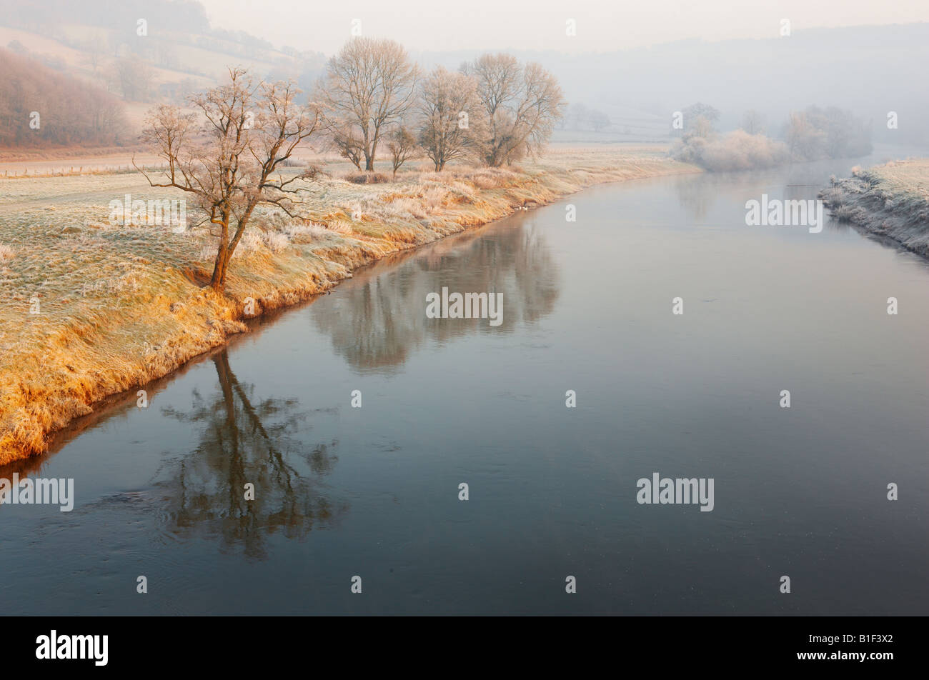 The wye valley river mist hi-res stock photography and images - Alamy