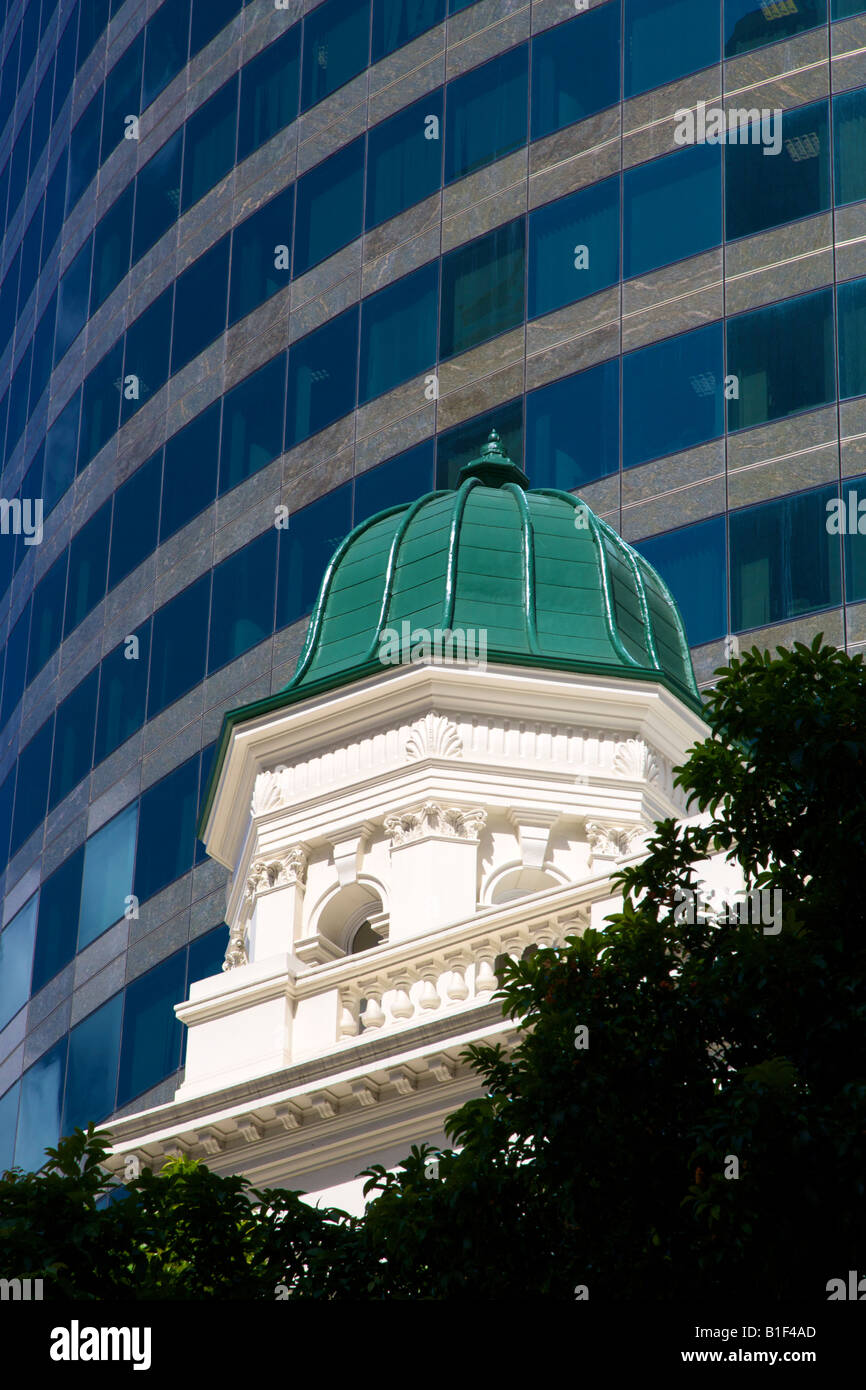 Old victorian Building in front of modern office building in Brisbane ...