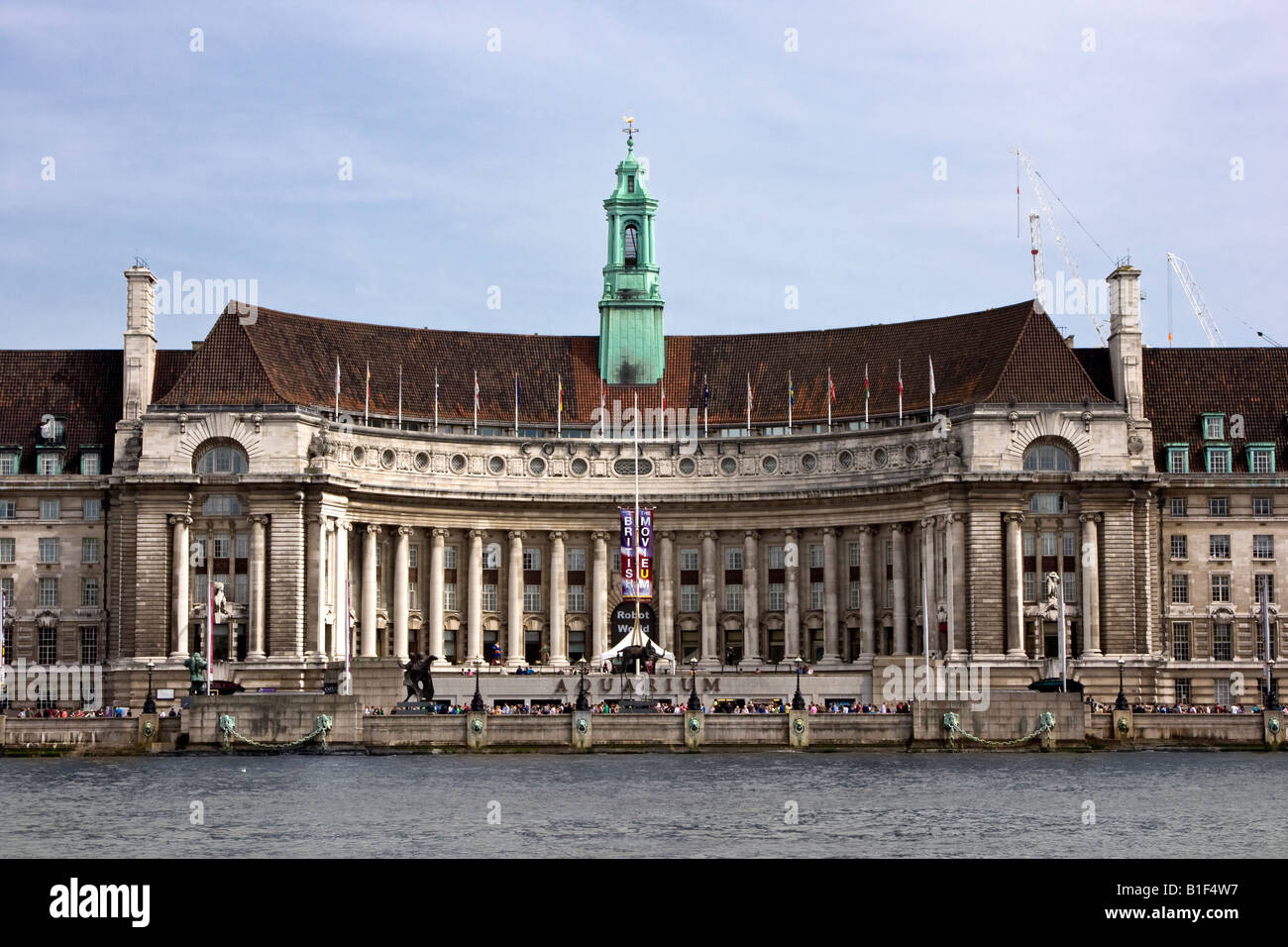 London county hall hi-res stock photography and images - Alamy