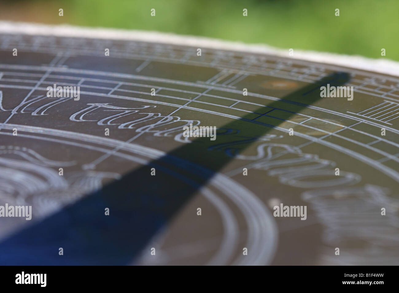 Telling time by the sun hi-res stock photography and images - Alamy