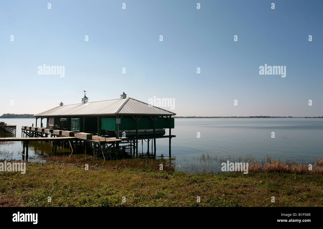 Docking station in Lake Dora where tourists take boats for scenic ...