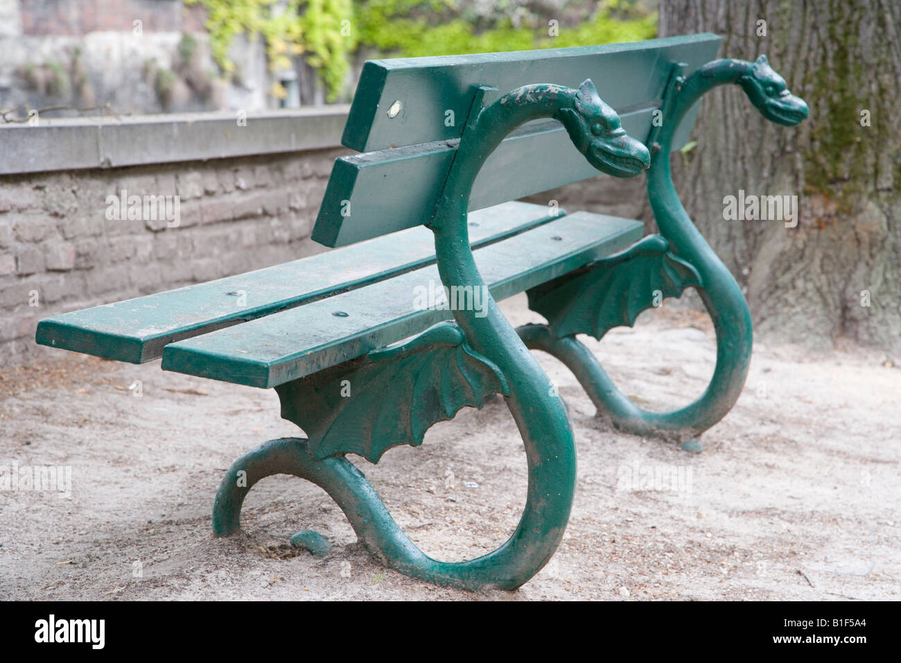 Wooden dragon bench hi-res stock photography and images - Alamy