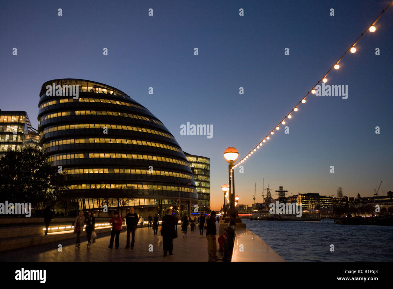 Thames river landmarks hi-res stock photography and images - Alamy