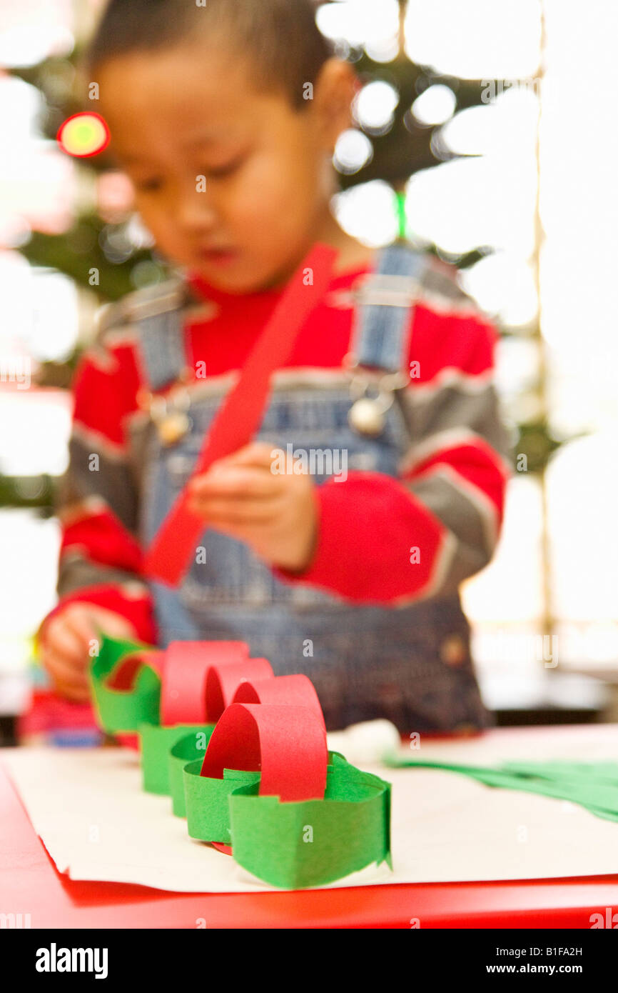 Chain of being hi-res stock photography and images - Alamy