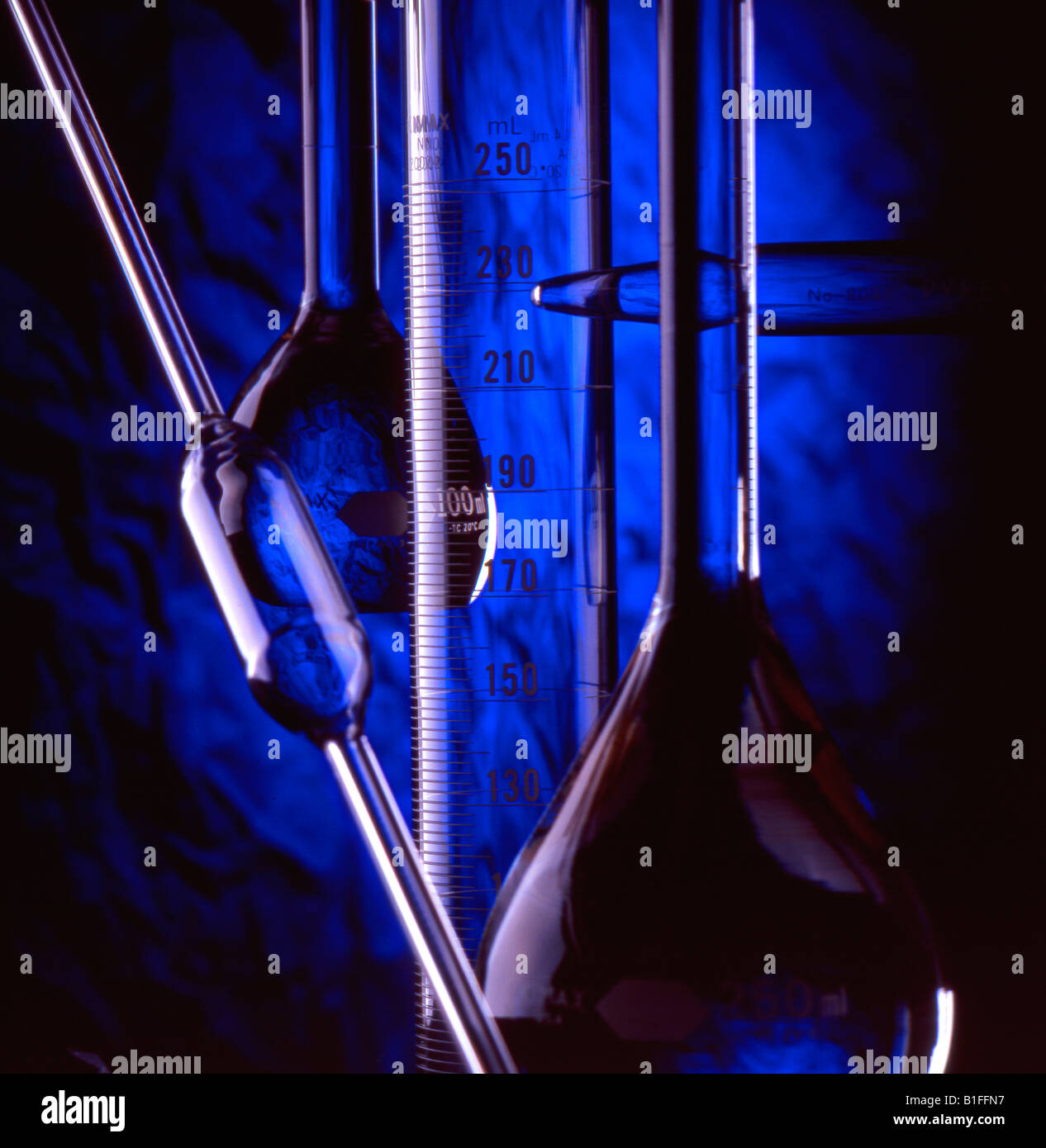 Explore science experiment hi-res stock photography and images - Alamy