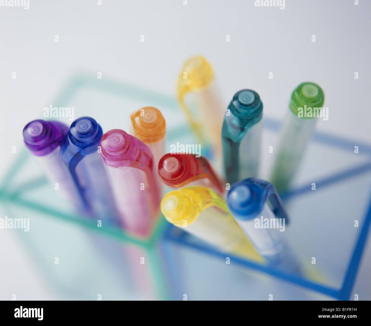 Pots and pens hi-res stock photography and images - Alamy