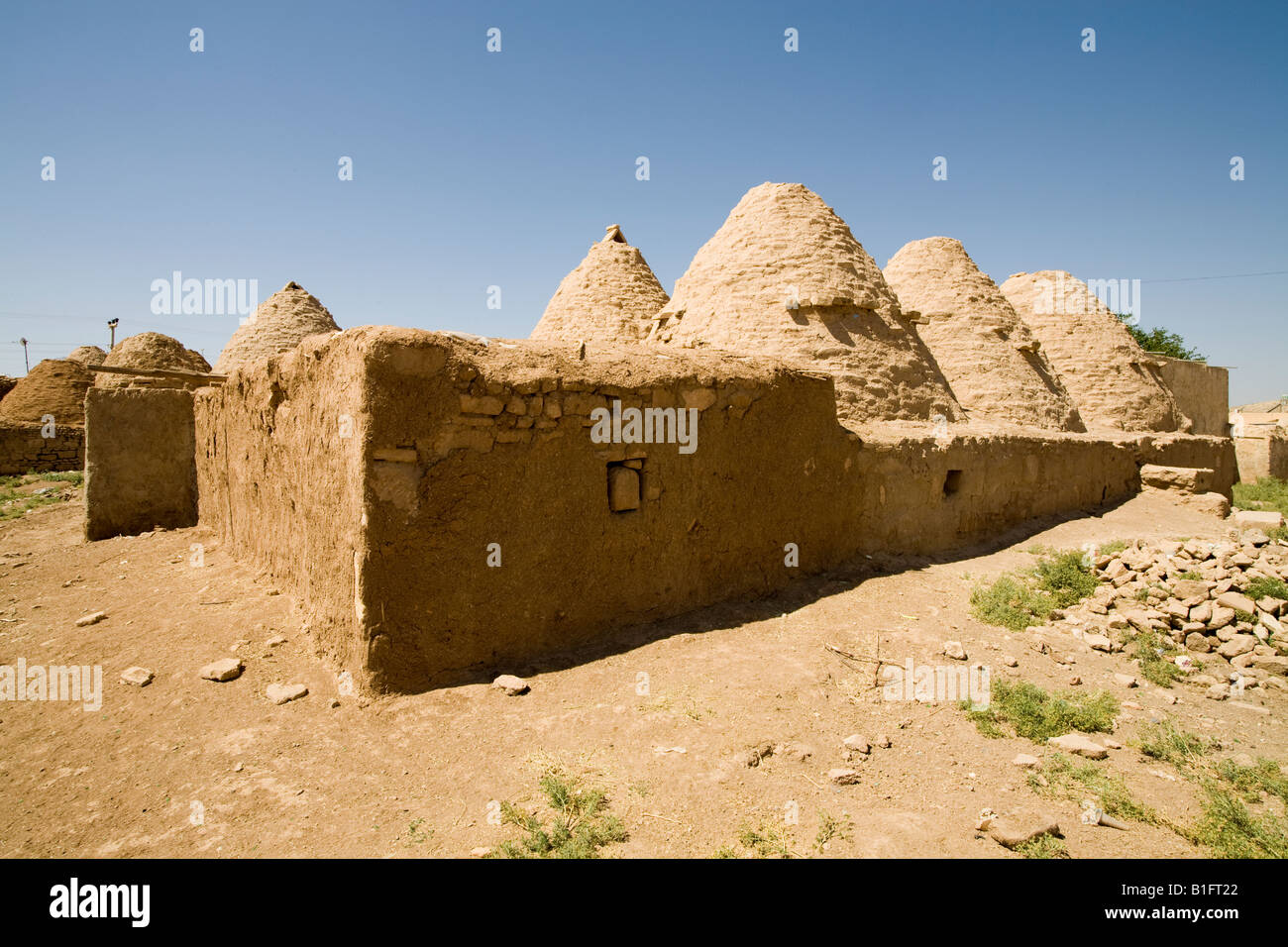 Traditional mudbrick 'beehive' houses in the ancient Mespotamian city ...