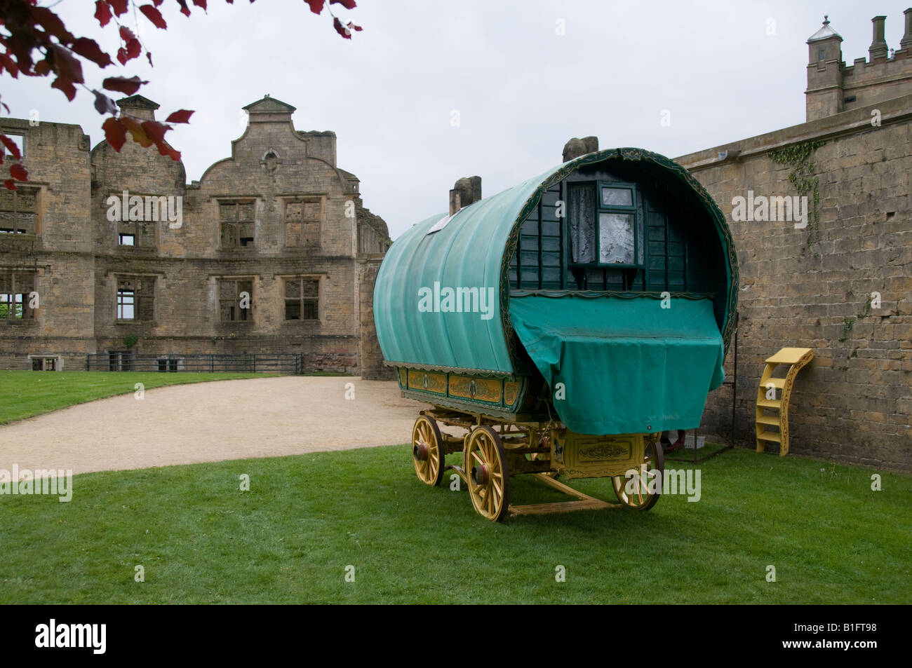 Old style caravan hi-res stock photography and images - Alamy