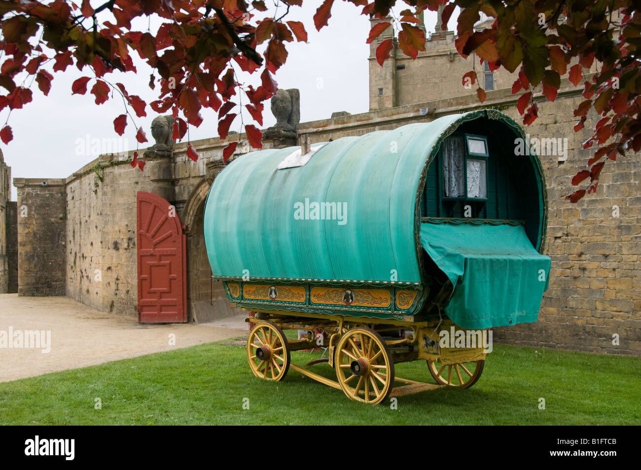 Old style caravan hi-res stock photography and images - Alamy