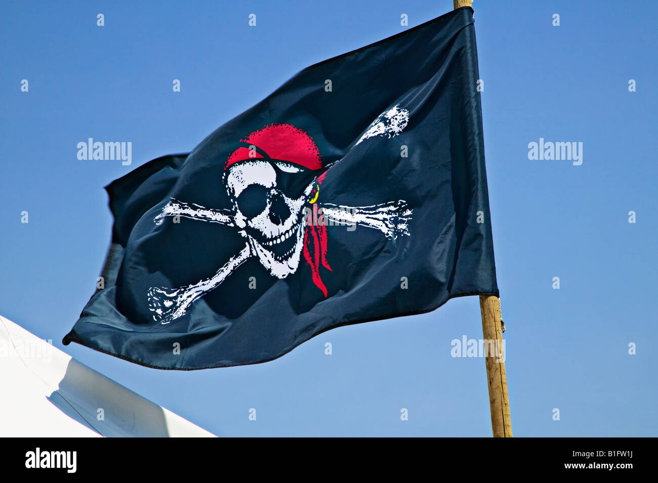 Scary pirate ship hi-res stock photography and images - Alamy