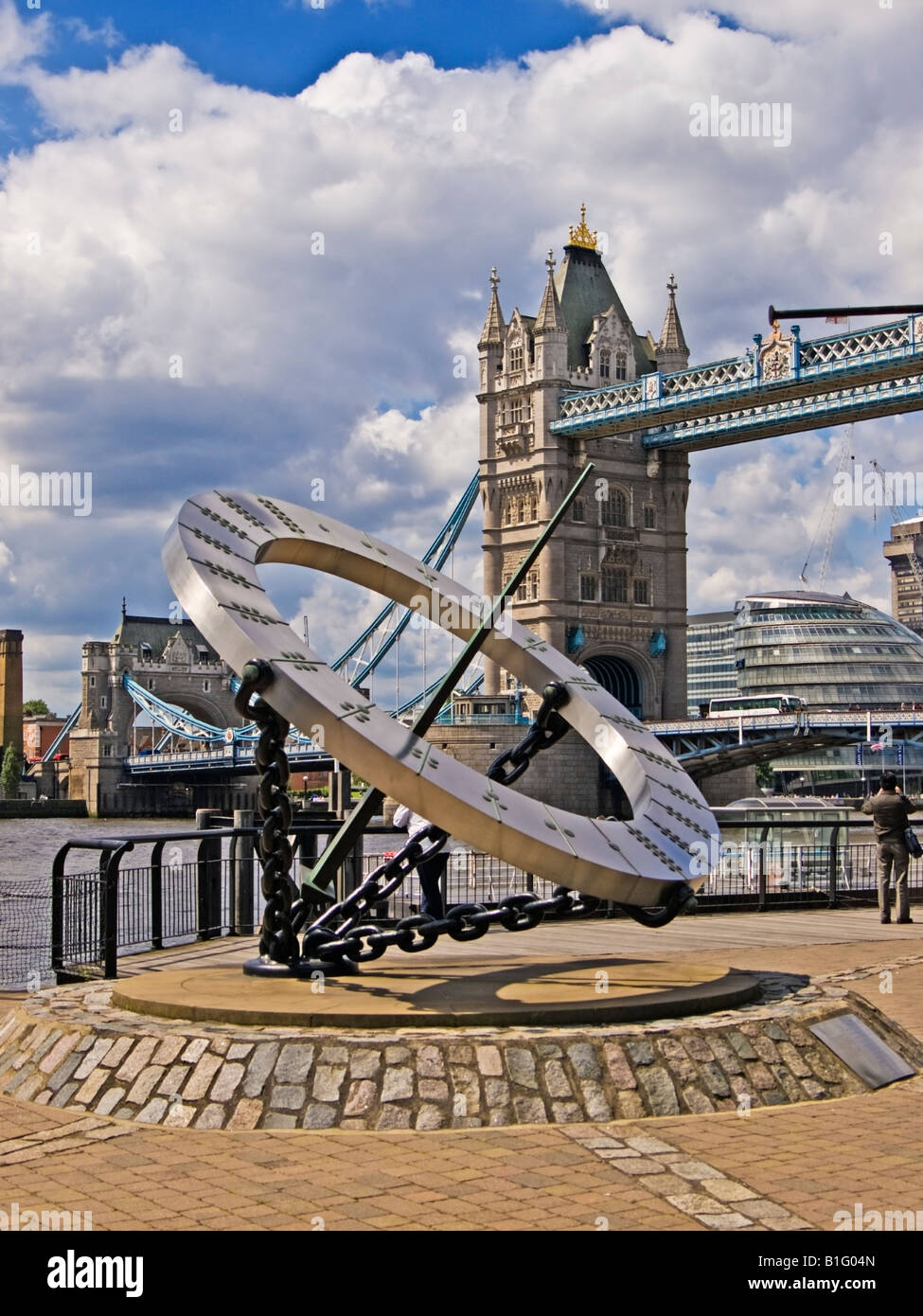 Sundial tower london england hi-res stock photography and images - Alamy
