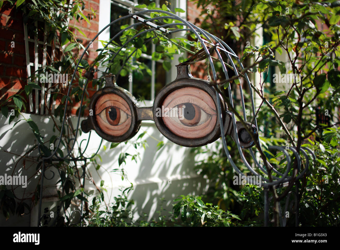 Stare sign hi-res stock photography and images - Alamy