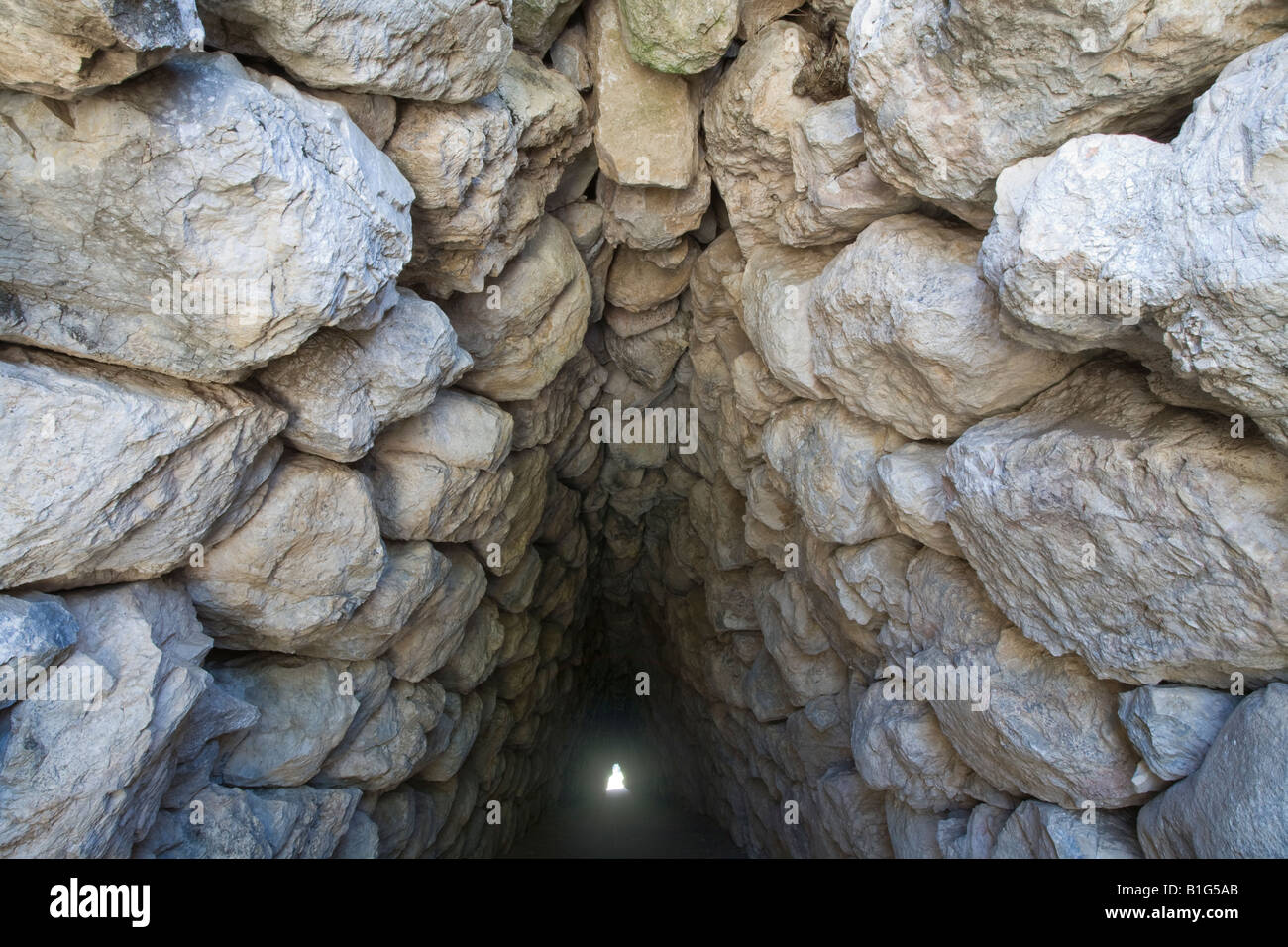 Postern tunnel hi-res stock photography and images - Alamy