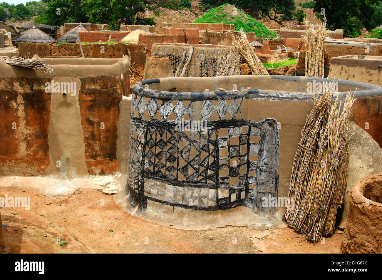 Tiebele hi-res stock photography and images - Alamy