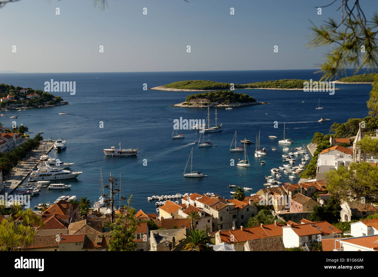 hvar harbour croatia Stock Photo - Alamy