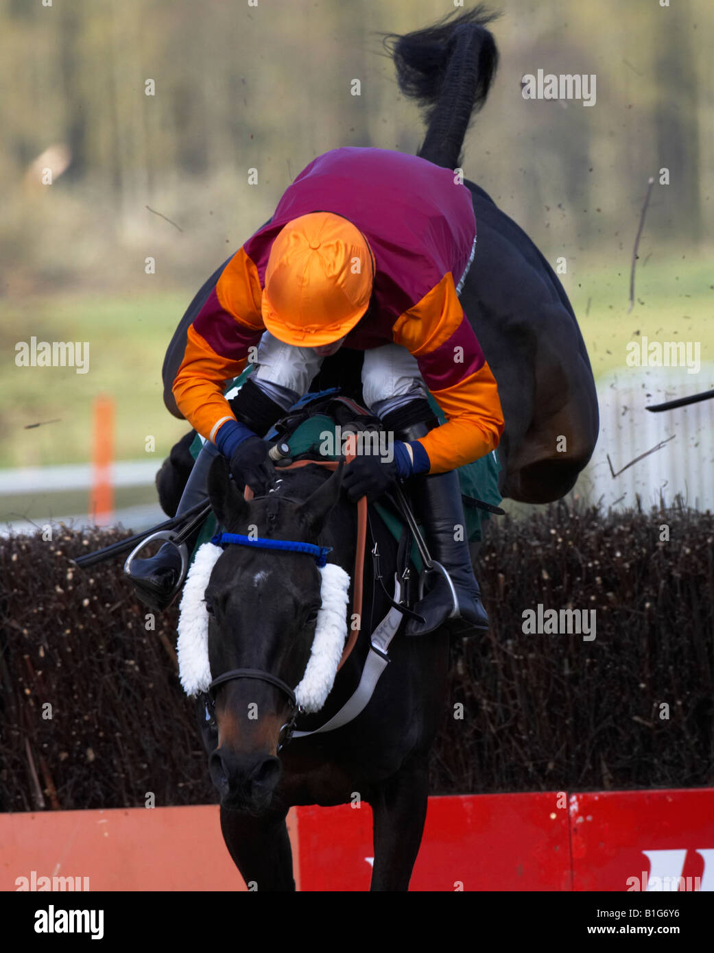 Jockey falling horse racing hi-res stock photography and images - Alamy