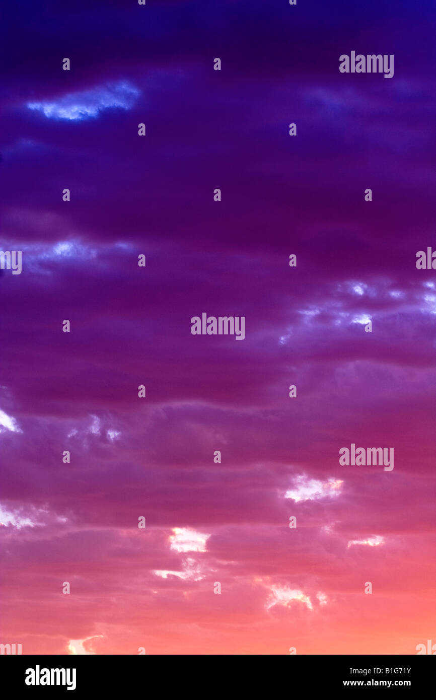 Red color clouds hi-res stock photography and images - Alamy