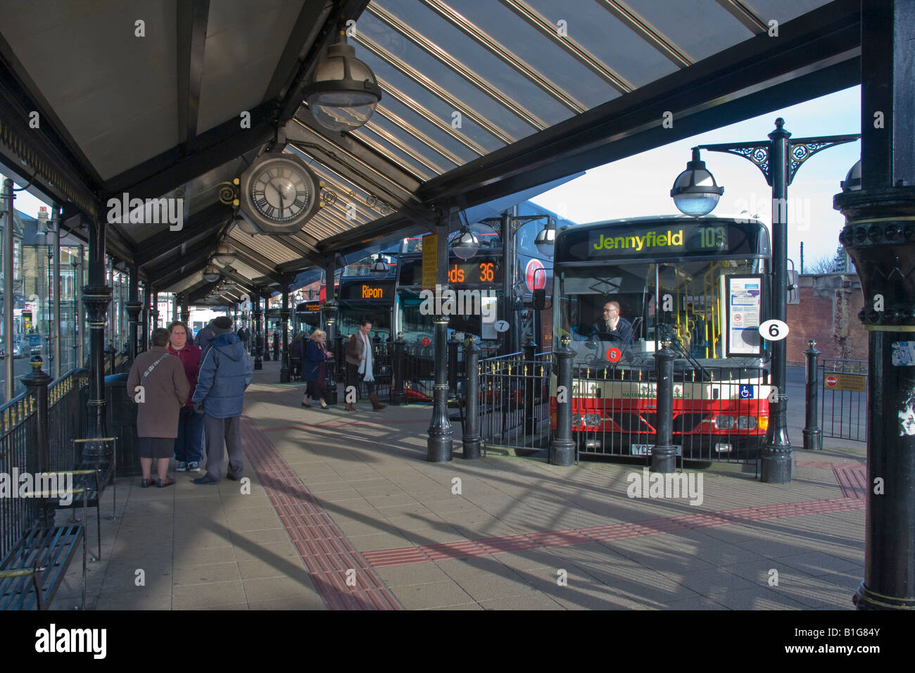 Harrogate Bus Station Yorkshire Stock Photo - Alamy