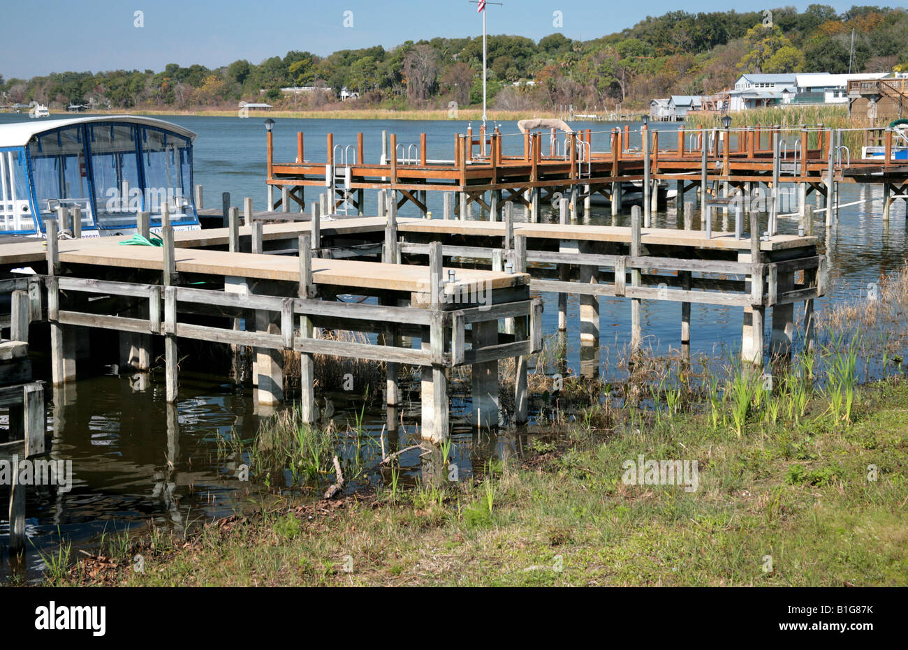 Docking station in Lake Dora where tourists take boats for scenic ...