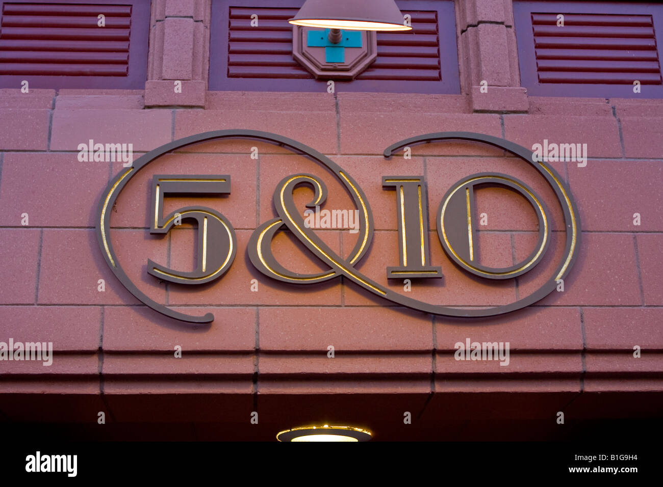 Five And Dime Store High Resolution Stock Photography and Images - Alamy Five And Dime Store High Resolution Stock Photography and Images - Alamy