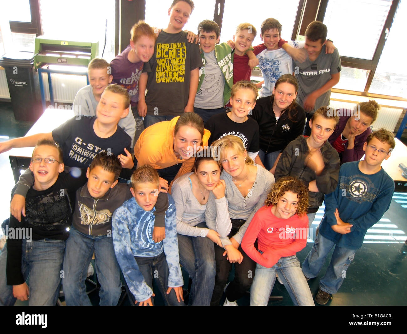 Group picture of school class hi-res stock photography and images - Alamy