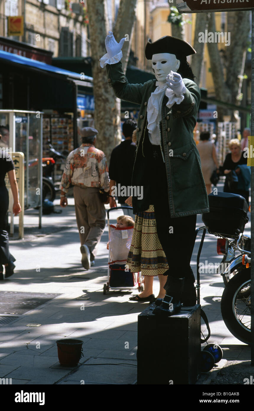 Male Street Mime Artist In Stock Photos & Male Street Mime Artist In ...
