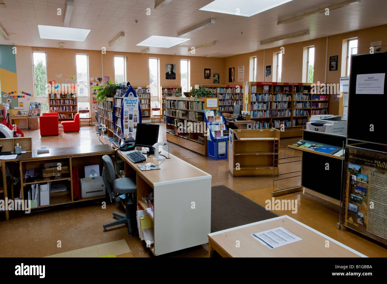 Librarians workstation hi-res stock photography and images - Alamy