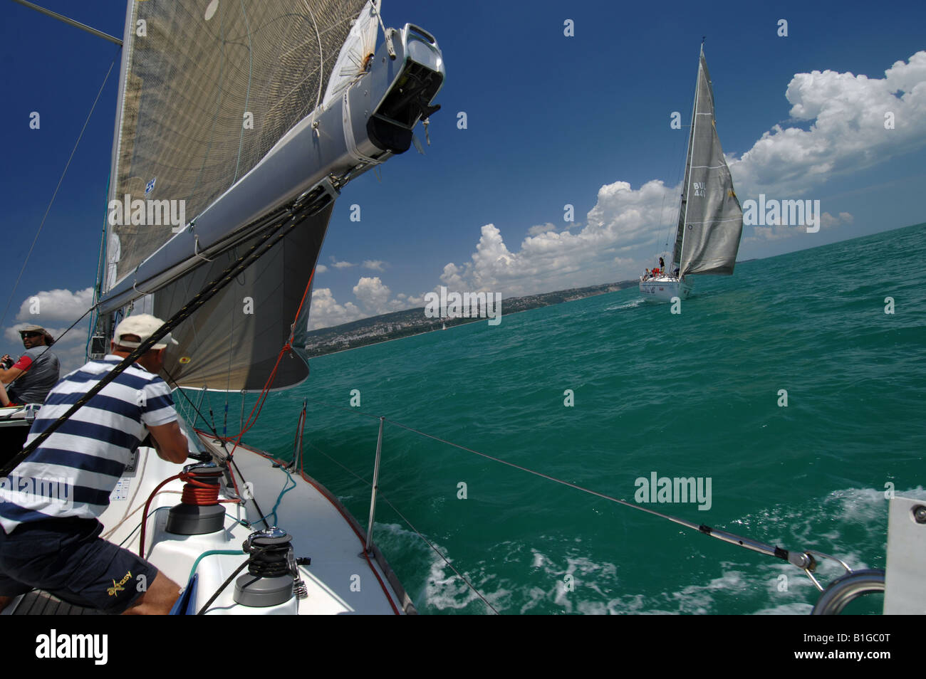 sailing yacht racing Stock Photo - Alamy