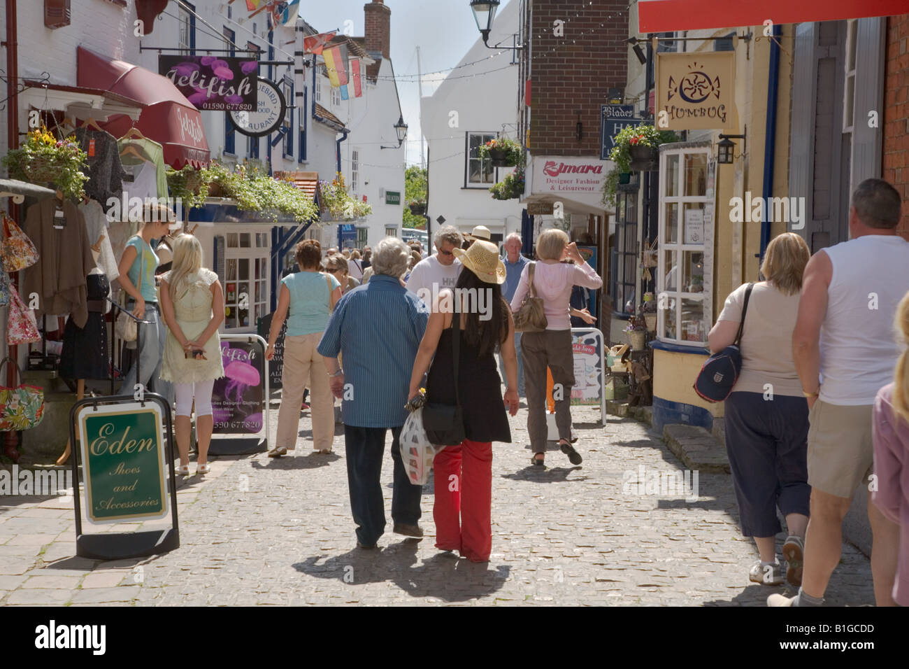 Lymington shopping street hi-res stock photography and images - Alamy