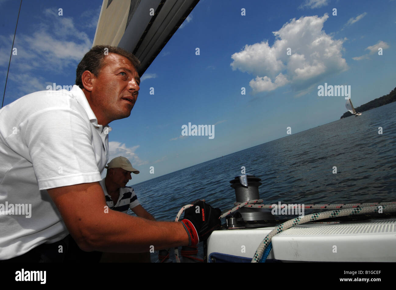 sailing yacht racing Stock Photo - Alamy