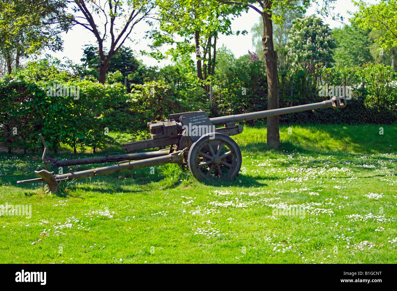 WW2 gun, outside National Liberation Museum, Groesbeek, near Arnhem ...