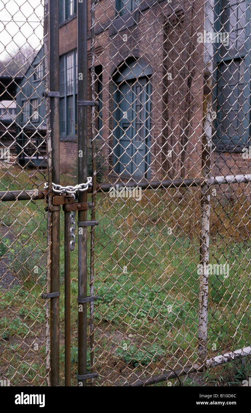 Abandoned factory building Stock Photo - Alamy