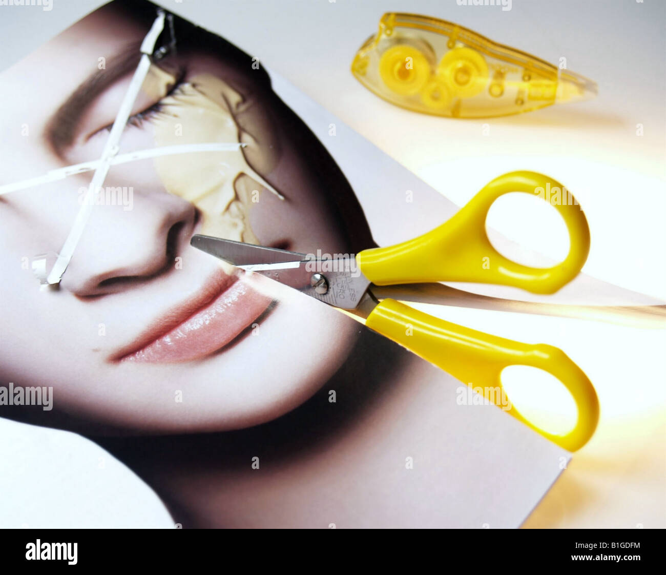 Cutting up bodies hi-res stock photography and images - Alamy